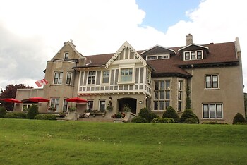 Hotel Grey Gables Inn, Pembroke, Canada - Lowest Rate Guaranteed!