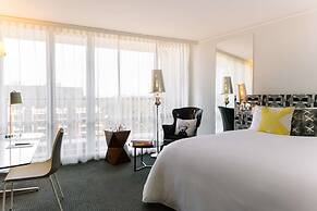 Hotel QT Canberra, Canberra, Australia - Lowest Rate Guaranteed!