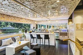 Hotel PARKROYAL Darling Harbour, Sydney, Sydney, Australia - Lowest ...