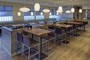 Hotel Accent Inns Victoria, Victoria, Canada - Lowest Rate Guaranteed!