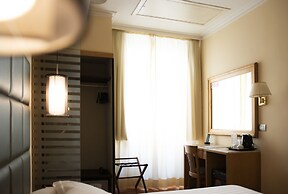 Hotel Giolli Nazionale, Rome, Italy - Lowest Rate Guaranteed!