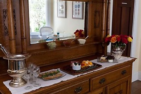 Hotel Channel Road Inn, A Four Sisters Inn, Santa Monica, United States ...