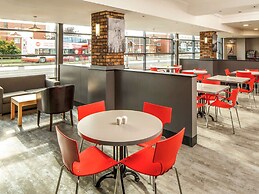 Hotel Ibis Hull City Centre, Hull, United Kingdom - Lowest Rate Guaranteed!