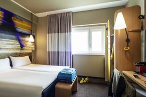 Hotel ibis Milano Centro, Milan, Italy - Lowest Rate Guaranteed!