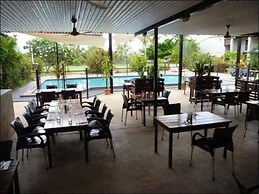Hotel Walkabout Lodge, Nhulunbuy, Australia - Lowest Rate Guaranteed!