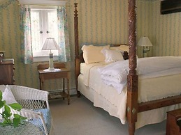 Hotel White Lace Inn, Sturgeon Bay, United States of America - Lowest ...