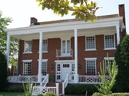 Hotel Bluff View Inn, Chattanooga, United States of America - Lowest ...