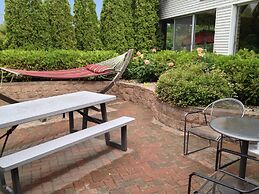 Hotel Parkside Inn Bridgeview, Mackinaw City, United States of America ...