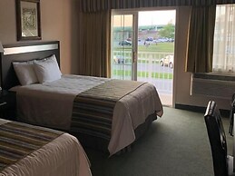 Hotel Parkside Inn Bridgeview, Mackinaw City, United States of America ...