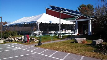 Hotel Maple Hill Farm Inn, Hallowell, United States of America - Lowest ...