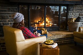 The Juniper Hotel, Banff, Canada - Lowest Rate Guaranteed!