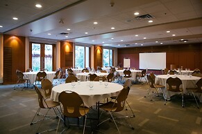 The Juniper Hotel, Banff, Canada - Lowest Rate Guaranteed!