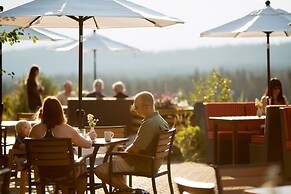 The Juniper Hotel, Banff, Canada - Lowest Rate Guaranteed!