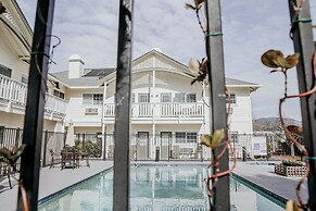 Hotel Geyserville Inn, Geyserville, United States of America - Lowest ...