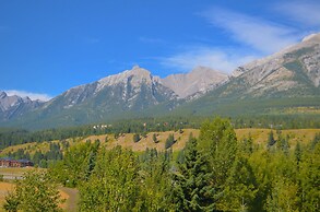 Hotel Sunset Resorts Canmore and Spa, Canmore, Canada - Lowest Rate ...