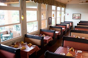 Hotel Oregon Garden Resort, Silverton, United States of America ...