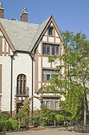 The Red Coach Inn Hotel, Niagara Falls, United States of America ...