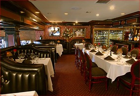 Hotel Dorymans Oceanfront Inn, Newport Beach, United States of America ...