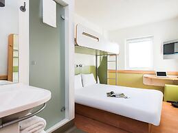 Hotel ibis budget Leeds Centre Crown Point Road, Leeds, United Kingdom ...