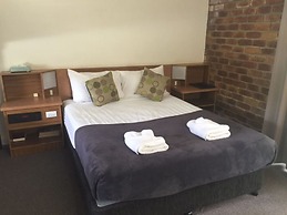 Hotel Coomera Motor Inn, Coomera, Australia - Lowest Rate Guaranteed!