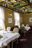 Hotel La Tourelle, Ithaca, United States of America - Lowest Rate ...