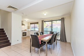 Hotel Country Comfort Perth, Belmont, Australia - Lowest Rate Guaranteed!