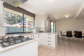 Hotel Country Comfort Perth, Belmont, Australia - Lowest Rate Guaranteed!