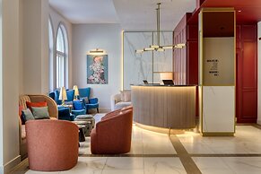 The Memoir Club (formerly Ambassadors Bloomsbury) Hotel, London, United ...