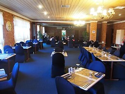 Hotel Cobar Town and Country Motor Inn, Cobar, Australia - Lowest Rate ...