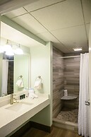 Hotel Cherry Tree Inn & Suites, Traverse City, United States of America ...