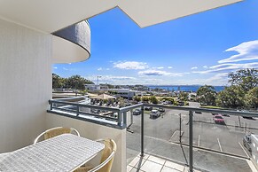 The Landmark Resort Nelson Bay Hotel, Nelson Bay, Australia - Lowest ...