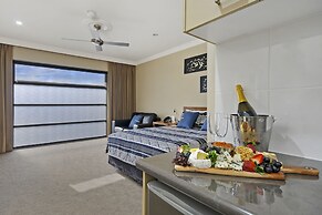 Hotel Bridges on Argyle Motel & Apartments, Traralgon, Australia ...