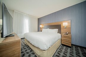 Hotel TownePlace Suites by Marriott Brantford and Conference Centre ...