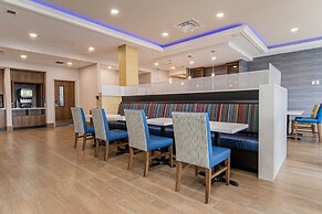 Hotel TownePlace Suites by Marriott Brantford and Conference Centre ...