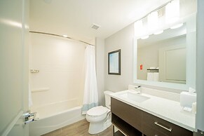 Hotel TownePlace Suites by Marriott Brantford and Conference Centre ...