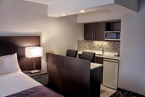 Hotel Stonecroft Inn, Windsor, Canada - Lowest Rate Guaranteed!