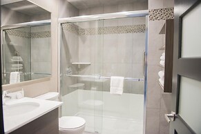 Hotel Stonecroft Inn, Windsor, Canada - Lowest Rate Guaranteed!