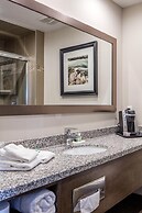 Hotel Stonecroft Inn, Windsor, Canada - Lowest Rate Guaranteed!