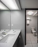 Hotel Stonecroft Inn, Windsor, Canada - Lowest Rate Guaranteed!