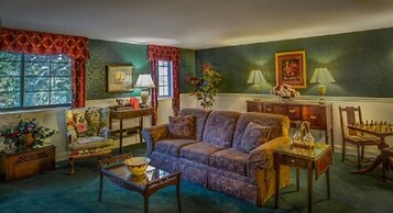 The Red Coach Inn Hotel, Niagara Falls, United States of America ...