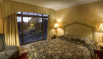 The Red Coach Inn Hotel, Niagara Falls, United States of America ...