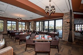 Hotel Copper Point Resort, Invermere, Canada - Lowest Rate Guaranteed!