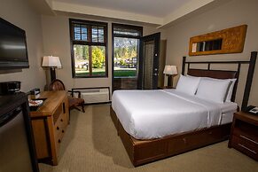 Hotel Copper Point Resort, Invermere, Canada - Lowest Rate Guaranteed!