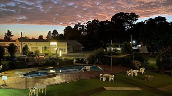 Hotel Bucketts Way Motel, Gloucester, Australia - Lowest Rate Guaranteed!