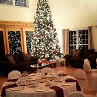 Hotel Timber House Resort, Brighton, Canada - Lowest Rate Guaranteed!