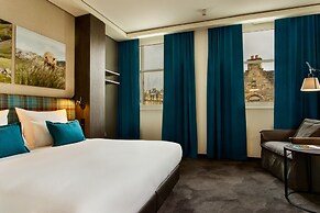 Hotel Motel One Edinburgh - Royal, Edinburgh, United Kingdom - Lowest ...