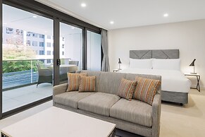 Hotel Meriton Suites Canberra, Canberra, Australia - Lowest Rate ...